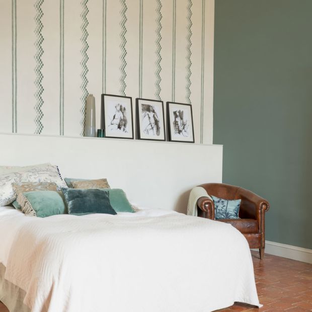 Ruta Wallpaper | Green Stripe Wallpaper